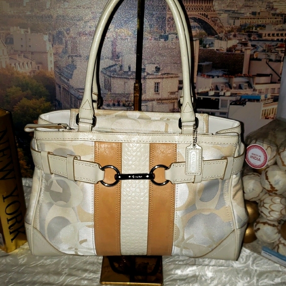 Coach | Bags | Coach Signature Hampton In Cream | Poshmark